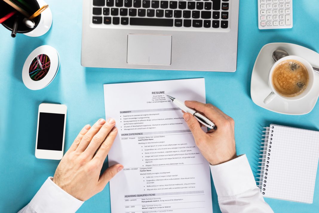 Aprenda como encontrar um emprego na Catho - Minilua