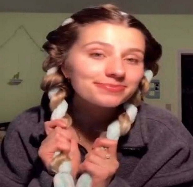 Mulher compartilha hack para obter cachos perfeitos usando apenas um ...